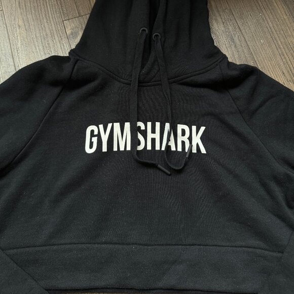 Gymshark | Tops | Gymshark Logo Black White Cropped Workout Hoodie ...
